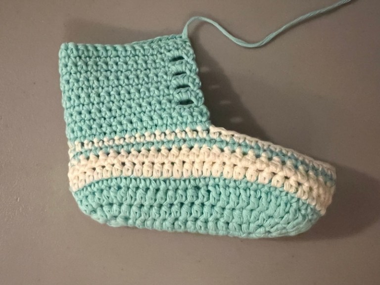 Baby (new born) slofjes haken – Haken en breien met Samar