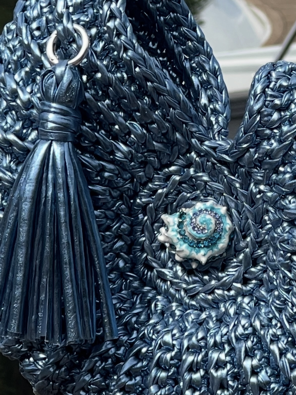 “Shell” bag Metallic Blue – Haken en breien met Samar